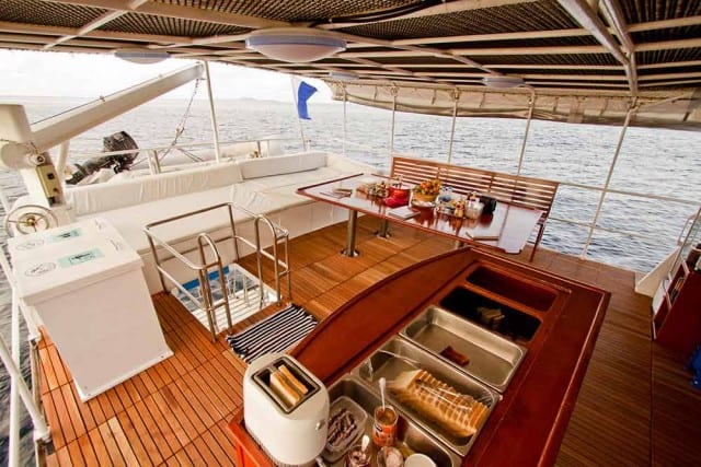 MV Giamani Liveaboard Review – Khao Lak, Phuket, Similan Islands, Surin Islands, Thailand Dive ...