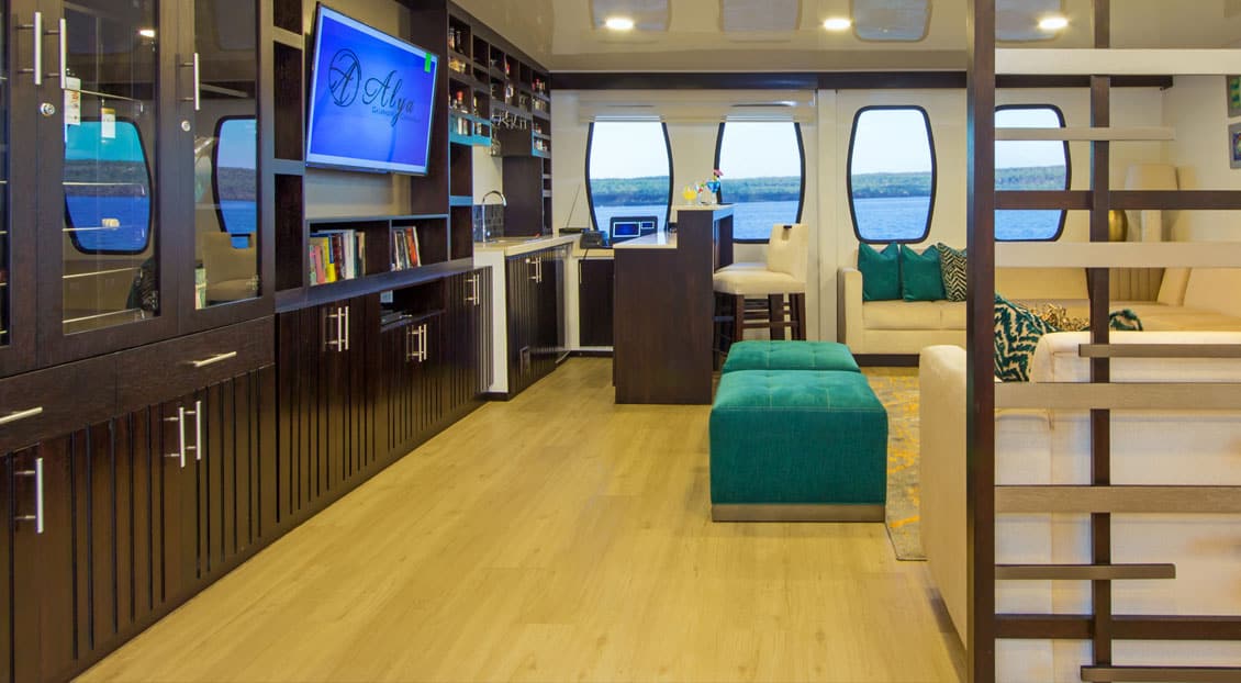 Alya (Alia) Cruise Ship Review – Galapagos, Cruise Ship Reviews